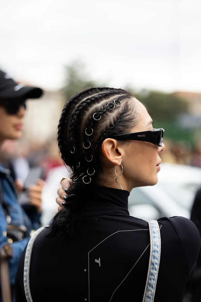 Bold hingga Nyentrik, Ini 5 Gaya Rambut Unik di Street Style Milan ...