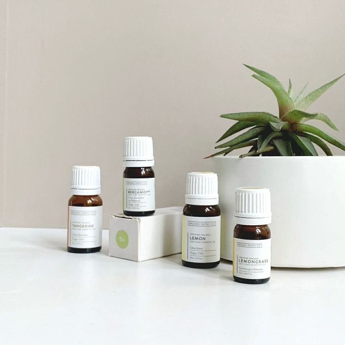 5 Rekomendasi Merek Essential Oil Lokal dengan Harga Terjangkau - Parapuan