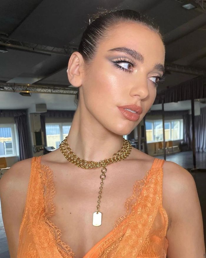 Inspirasi Makeup Natal Dan Tahun Baru Permainan Warna Dan Penuh Kilau