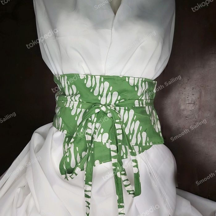 4 Rekomendasi Obi Belt Batik yang Cocok untuk Outfit ke Kantor - Parapuan