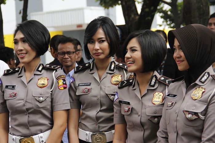 BERITA TERPOPULER LADY BOSS: Jenjang Pendidikan Akpol hingga Gaji ...
