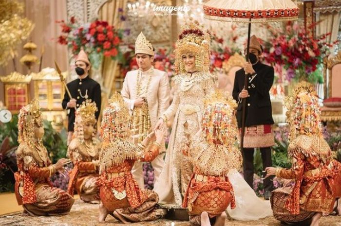 Digelar Hari Ini, Resepsi Pernikahan Ria Ricis dan Teuku Ryan Angkat ...