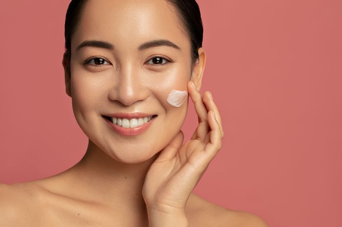 9 Manfaat Pakai Primer sebelum Makeup, Salah Satunya Buat Makeup Tahan ...