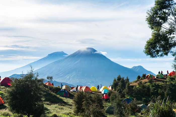 Ini 5 Fakta Menarik Gunung Prau yang Cocok untuk Pendaki Pemula - Parapuan