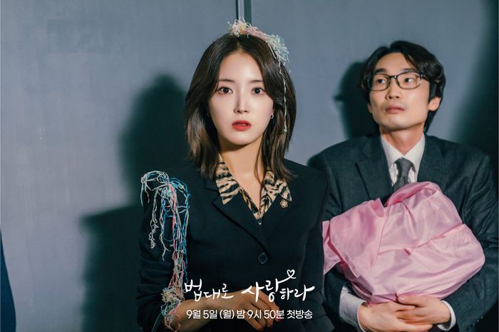 Lee Se Young Jadi Karakter Perempuan Pengacara di Drakor The Law Cafe - Parapuan