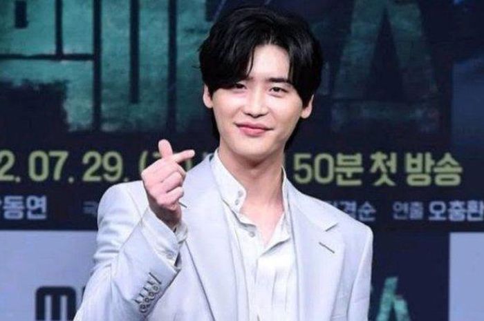 5 Fakta Menarik Lee Jong Suk, Bintang Drakor Big Mouth yang Ulang Tahun ... 5 Fakta Menarik Lee Jong Suk, Bintang Drakor Big Mouth yang Ulang Tahun ...