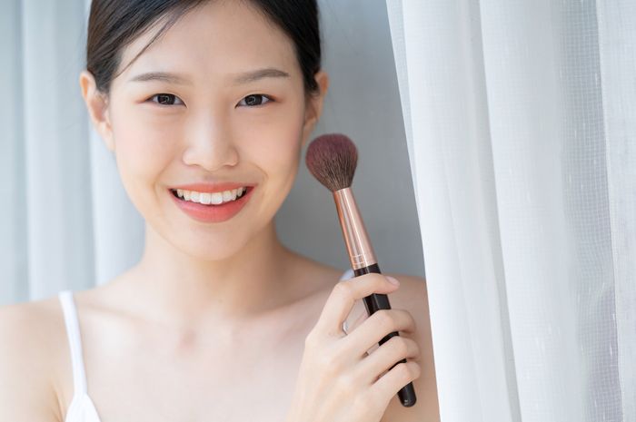 Istilah Apple Cheeks Viral di TikTok, Ini Tips Makeup untuk Pipi ...