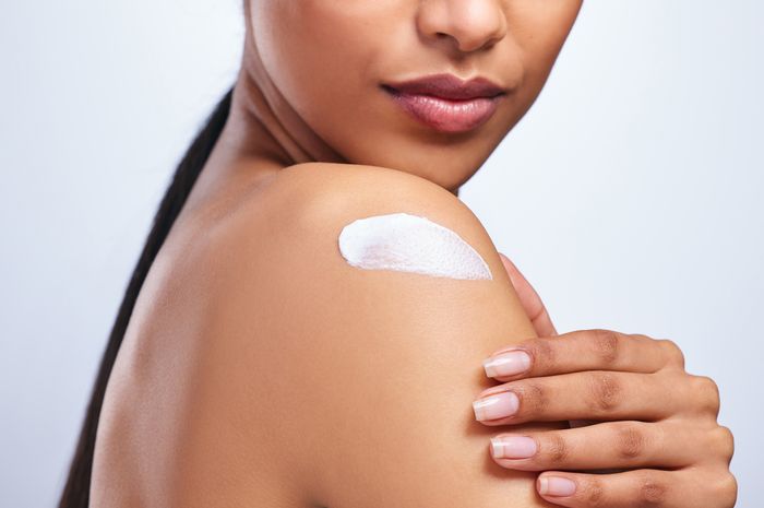 Serupa Tapi Tak Sama, Apa Perbedaan Body Lotion dan Body Cream? - Parapuan Serupa Tapi Tak Sama, Apa Perbedaan Body Lotion dan Body Cream? - Parapuan