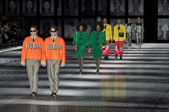 Unik! Gucci Hadirkan 68 Model Kembar di Milan Fashion Week 2023 - Parapuan