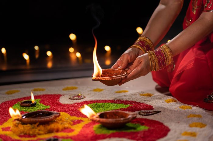Mengenal Perayaan Diwali dan Tradisinya bagi Umat Hindu India - Parapuan