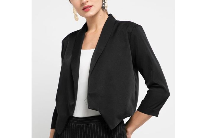 Rekomendasi Blazer Hitam untuk Outfit ke Kantor, Harga Mulai Rp 190 ...