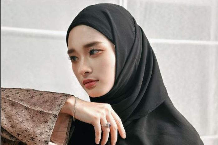 Seperti Inara Rusli, Ini 4 Alasan Perempuan Berubah Usai Pisah dari Pasangan - Parapuan