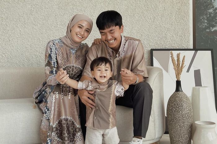 Rekomendasi Baju Sarimbit Lebaran Rating Tertinggi di Shopee, Apa Saja ...