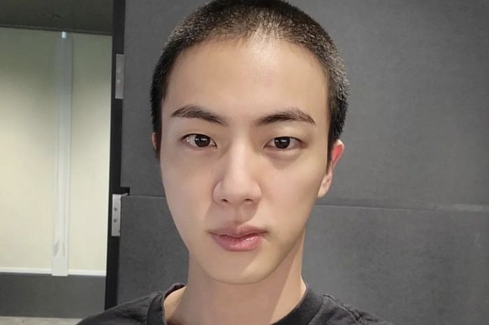 HYBE Rilis Pernyataan Terkait Pendaftaran Wajib Militer Jin BTS - Parapuan