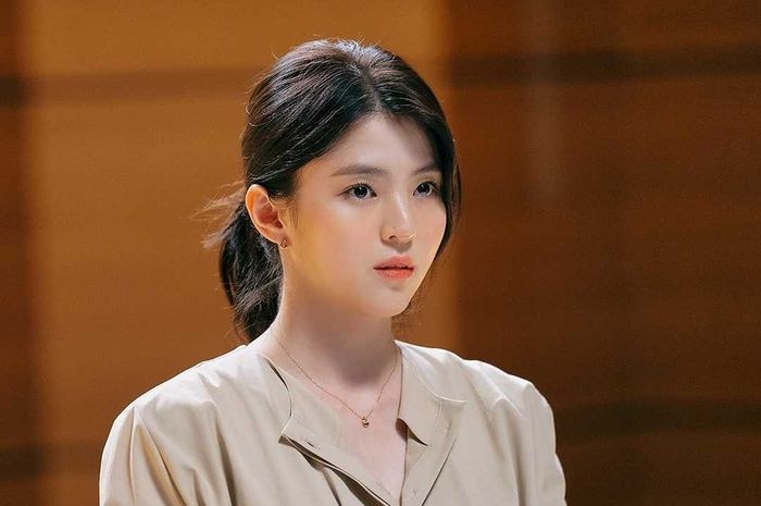 Tampil Chic, Ini Harga Outfit Han So Hee di Drama Korea Nevertheless ...