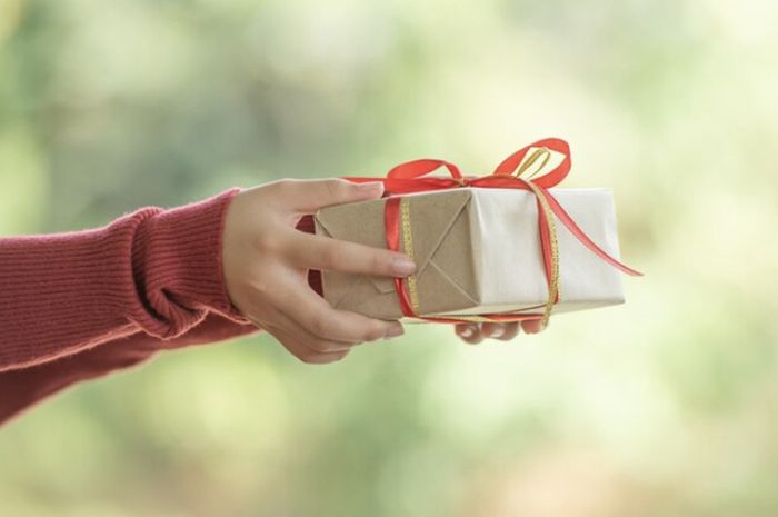 Etika Memberi dan Menerima Hampers Lebaran, Perlukah Membalas Pemberian ...