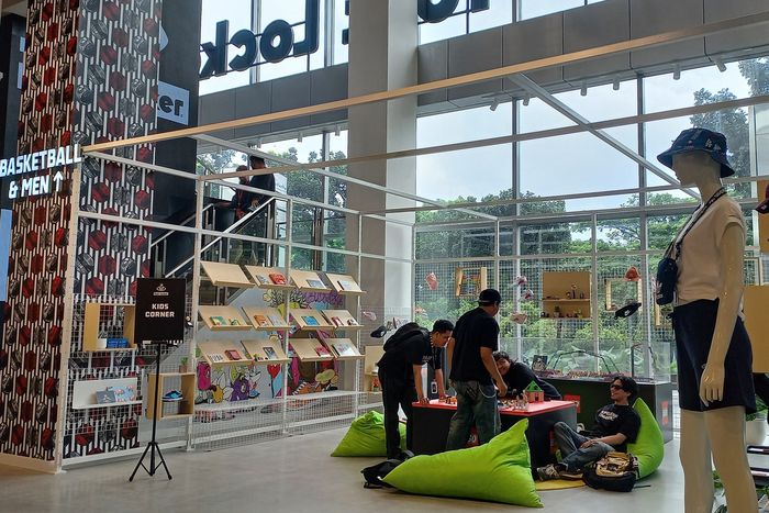 Foot Locker Buka Toko ke-11, Ada Berbagai Sepatu untuk Dewasa hingga ...