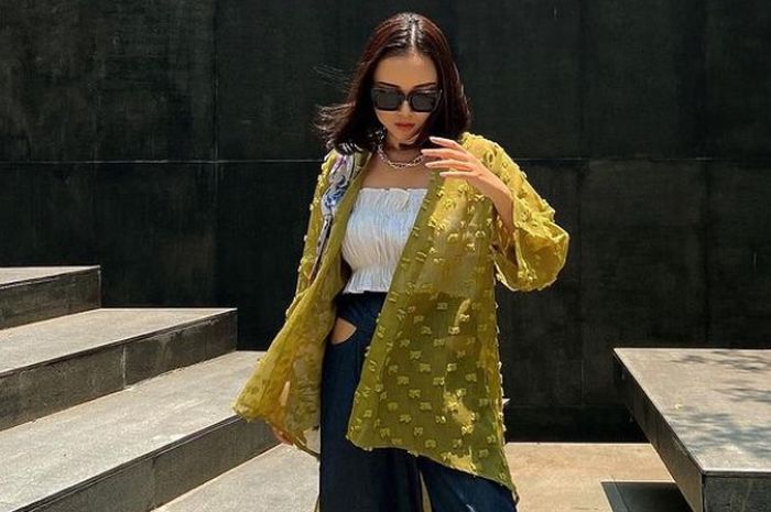 Tips Memilih Warna Pakaian ala Alifya Yunita untuk Wanita Karier ...